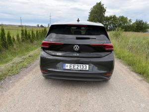 Black Volkswagen ID.3 2020 in Kaunas, with an engine capacity of 0.00 L and mileage of 118 thousand km for 16990 €, photo 6 on AUTOMOTO.COM.LV
