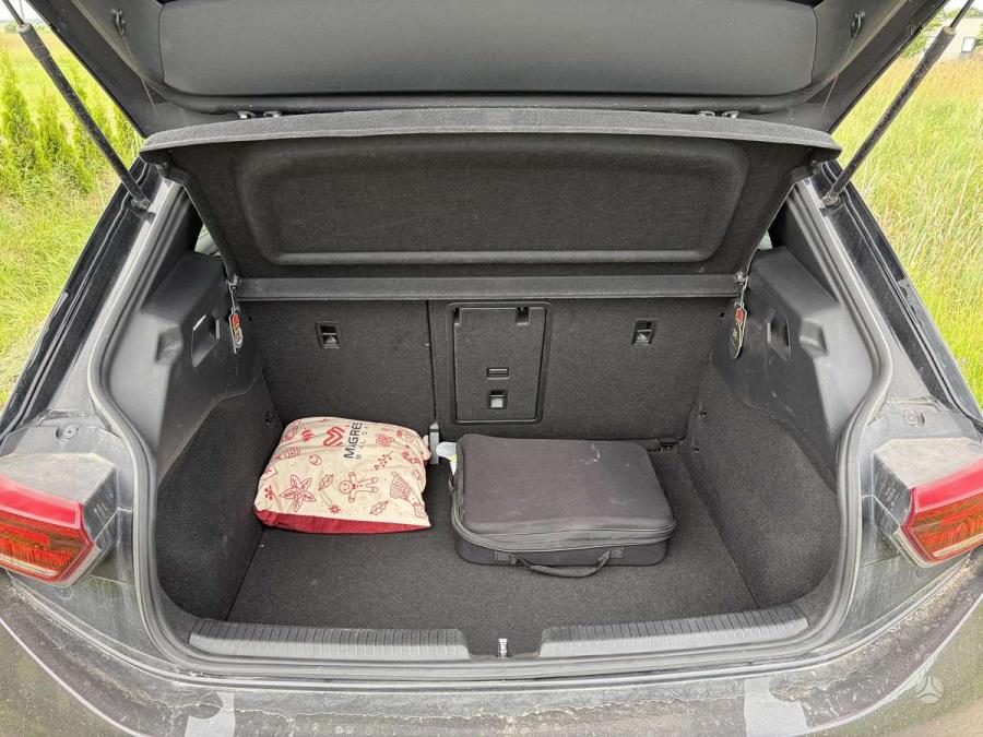 Black Volkswagen ID.3 2020 in Kaunas, with an engine capacity of 0.00 L and mileage of 118 thousand km for 16990 €, photo 14 on AUTOMOTO.COM.LV