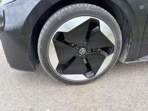 Black Volkswagen ID.3 2020 in Kaunas, with an engine capacity of 0.00 L and mileage of 118 thousand km for 16990 €, photo 16 on AUTOMOTO.COM.LV