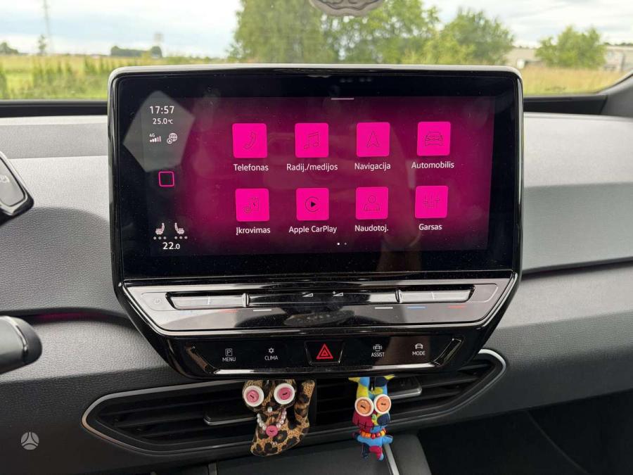 Black Volkswagen ID.3 2020 in Kaunas, with an engine capacity of 0.00 L and mileage of 118 thousand km for 16990 €, photo 18 on AUTOMOTO.COM.LV