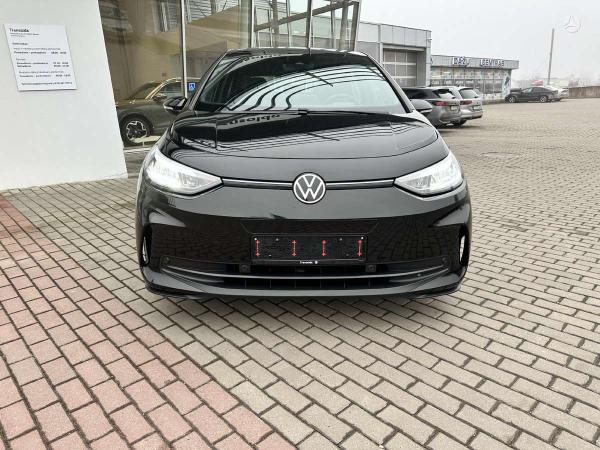 Black Volkswagen ID.3 2023 in Siauliai, with an engine capacity of 0.00 L and mileage of 72 thousand km for 23900 €, photo 2 on AUTOMOTO.COM.LV