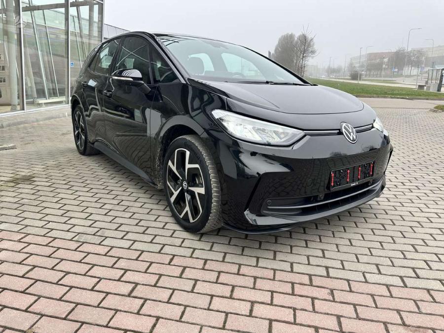 Melns Volkswagen ID.3 2023 Šauļi, ar dzinēja tilpumu 0.00 L un nobraukumu 72 tūkst. km par 23900 €, foto 3 vietnē AUTOMOTO.COM.LV
