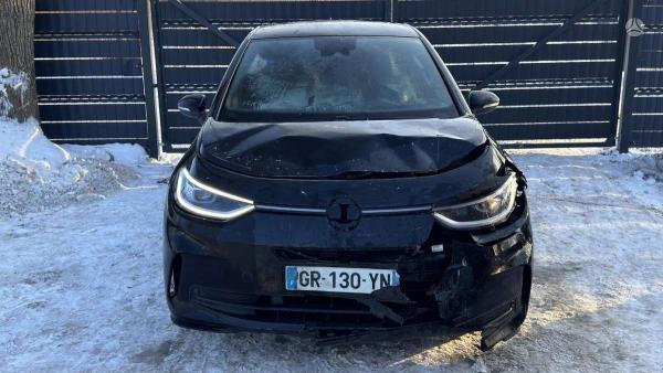 Melns Volkswagen ID.3 2023 Jonava, ar dzinēja tilpumu 0.00 L un nobraukumu 60 tūkst. km par 16650 €, foto 2 vietnē AUTOMOTO.COM.LV