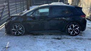 Melns Volkswagen ID.3 2023 Jonava, ar dzinēja tilpumu 0.00 L un nobraukumu 60 tūkst. km par 15800 €, foto 4 vietnē AUTOMOTO.COM.LV