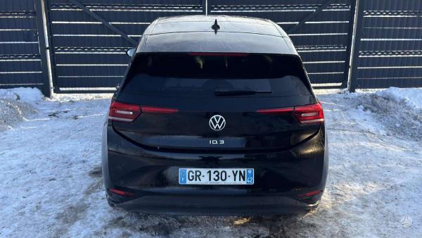 Black Volkswagen ID.3 2023 in Jonava, with an engine capacity of 0.00 L and mileage of 60 thousand km for 13599 €, photo 6 on AUTOMOTO.COM.LV