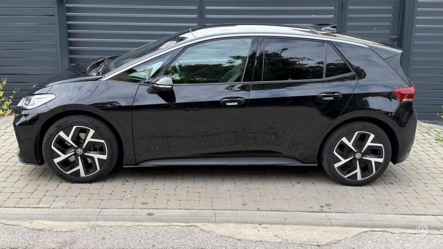 Melns Volkswagen ID.3 2023 Jonava, ar dzinēja tilpumu 0.00 L un nobraukumu 63 tūkst. km par 23400 €, foto 3 vietnē AUTOMOTO.COM.LV