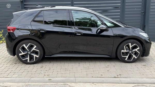 Melns Volkswagen ID.3 2023 Jonava, ar dzinēja tilpumu 0.00 L un nobraukumu 63 tūkst. km par 23400 €, foto 3 vietnē AUTOMOTO.COM.LV