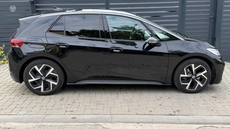 Melns Volkswagen ID.3 2023 Jonava, ar dzinēja tilpumu 0.00 L un nobraukumu 63 tūkst. km par 23400 €, foto 4 vietnē AUTOMOTO.COM.LV