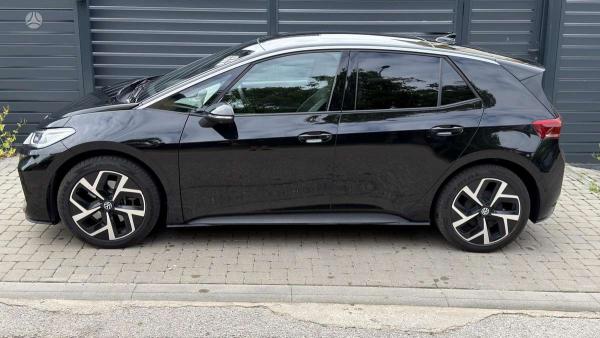 Melns Volkswagen ID.3 2023 Jonava, ar dzinēja tilpumu 0.00 L un nobraukumu 63 tūkst. km par 21200 €, foto 2 vietnē AUTOMOTO.COM.LV
