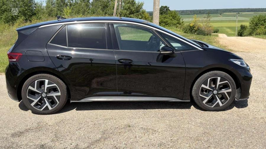 Melns Volkswagen ID.3 2023 Jonava, ar dzinēja tilpumu 0.00 L un nobraukumu 60 tūkst. km par 22600 €, foto 5 vietnē AUTOMOTO.COM.LV