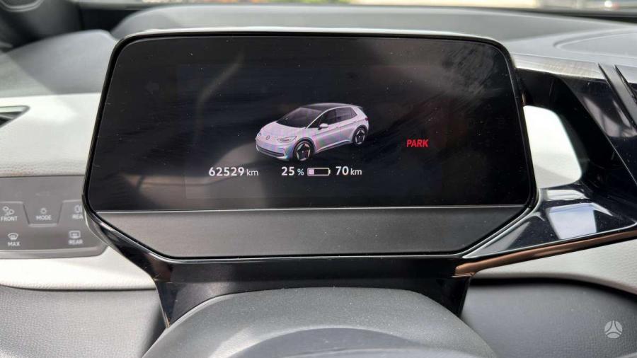 Melns Volkswagen ID.3 2023 Jonava, ar dzinēja tilpumu 0.00 L un nobraukumu 60 tūkst. km par 22600 €, foto 23 vietnē AUTOMOTO.COM.LV
