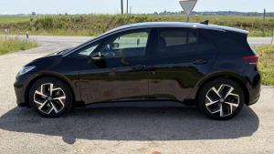 Black Volkswagen ID.3 2023 in Jonava, with an engine capacity of 0.00 L and mileage of 63 thousand km for 20700 €, photo 13 on AUTOMOTO.COM.LV