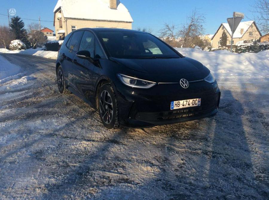 Melns Volkswagen ID.3 2024 Telšiai, ar dzinēja tilpumu 0.00 L un nobraukumu 7 tūkst. km par 25499 €, foto 3 vietnē AUTOMOTO.COM.LV
