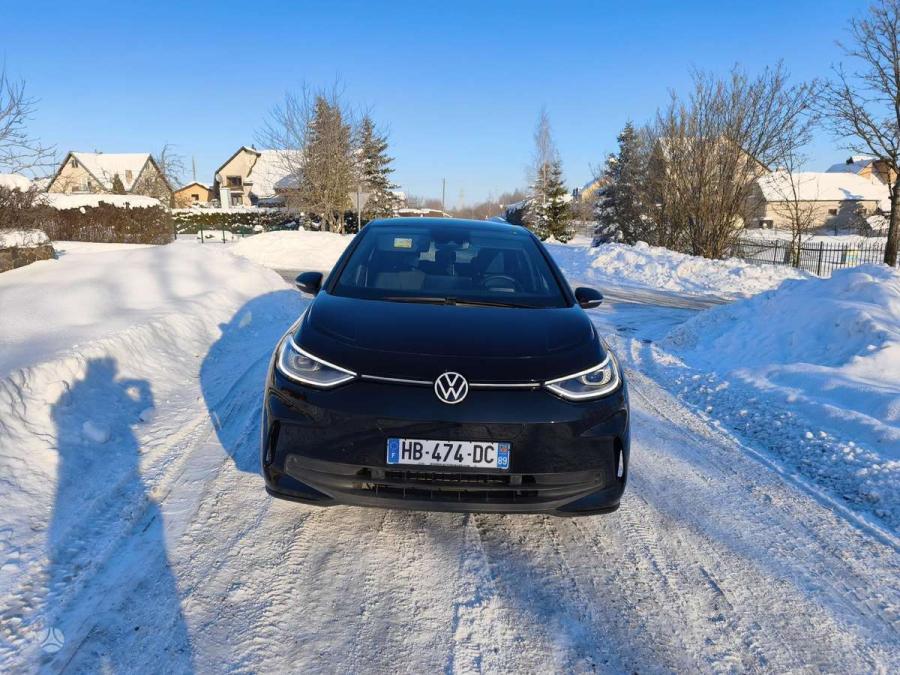 Melns Volkswagen ID.3 2024 Telšiai, ar dzinēja tilpumu 0.00 L un nobraukumu 7 tūkst. km par 25499 €, foto 2 vietnē AUTOMOTO.COM.LV