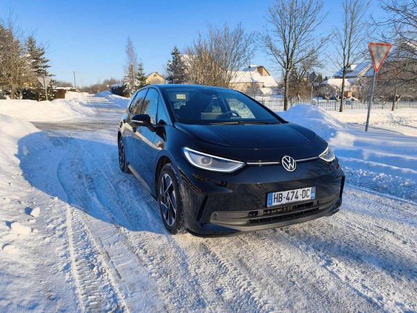 Melns Volkswagen ID.3 2024 Telšiai, ar dzinēja tilpumu 0.00 L un nobraukumu 7 tūkst. km par 25499 €, foto 3 vietnē AUTOMOTO.COM.LV