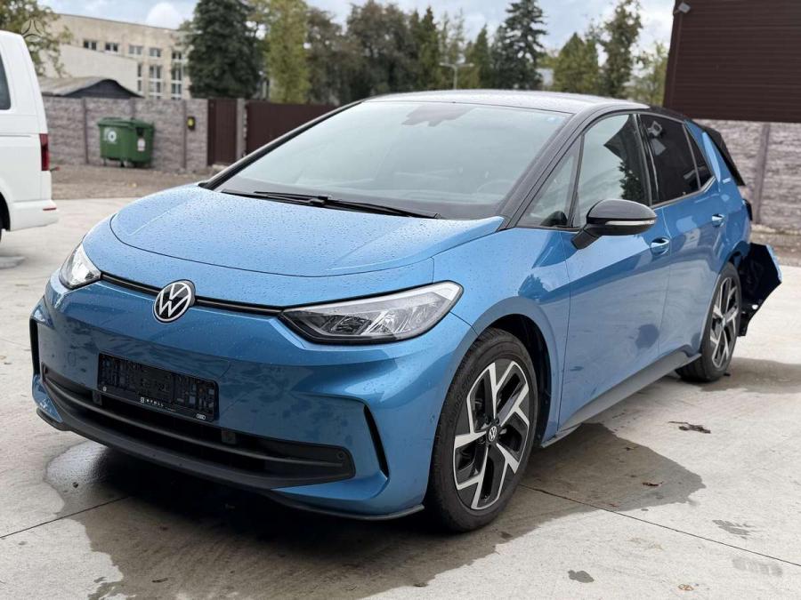 Blue Volkswagen ID.3 2026 in Kaunas, with an engine capacity of 0.00 L and mileage of 5 thousand km for 16850 €, photo 3 on AUTOMOTO.COM.LV