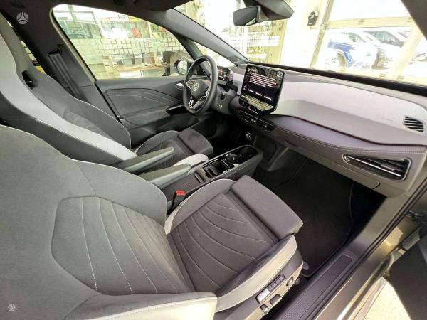 Green Volkswagen ID.3 2023 in Kaunas, with an engine capacity of 0.00 L and mileage of 28 thousand km for 32900 €, photo 10 on AUTOMOTO.COM.LV