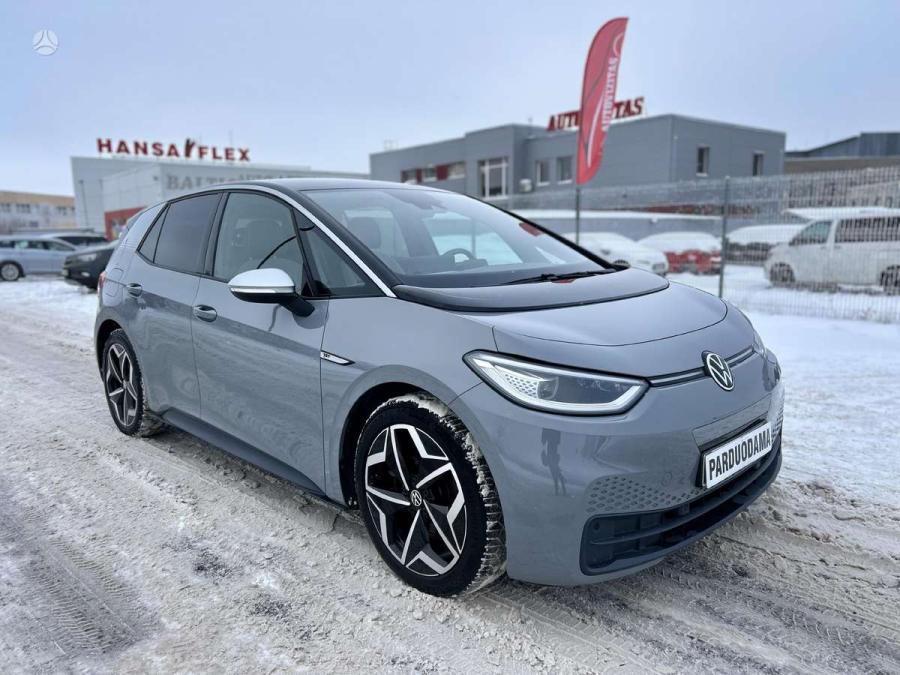 Pelēks Volkswagen ID.3 2020 Panevēža, ar dzinēja tilpumu 0.00 L un nobraukumu 110 tūkst. km par 12900 €, foto 2 vietnē AUTOMOTO.COM.LV