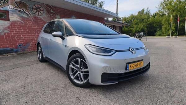 Pelēks Volkswagen ID.3 2020 Panevēža, ar dzinēja tilpumu 0.00 L un nobraukumu 41 tūkst. km par 17500 €, foto 2 vietnē AUTOMOTO.COM.LV