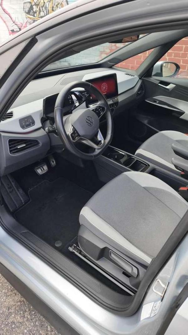 Pelēks Volkswagen ID.3 2020 Panevēža, ar dzinēja tilpumu 0.00 L un nobraukumu 41 tūkst. km par 17500 €, foto 4 vietnē AUTOMOTO.COM.LV