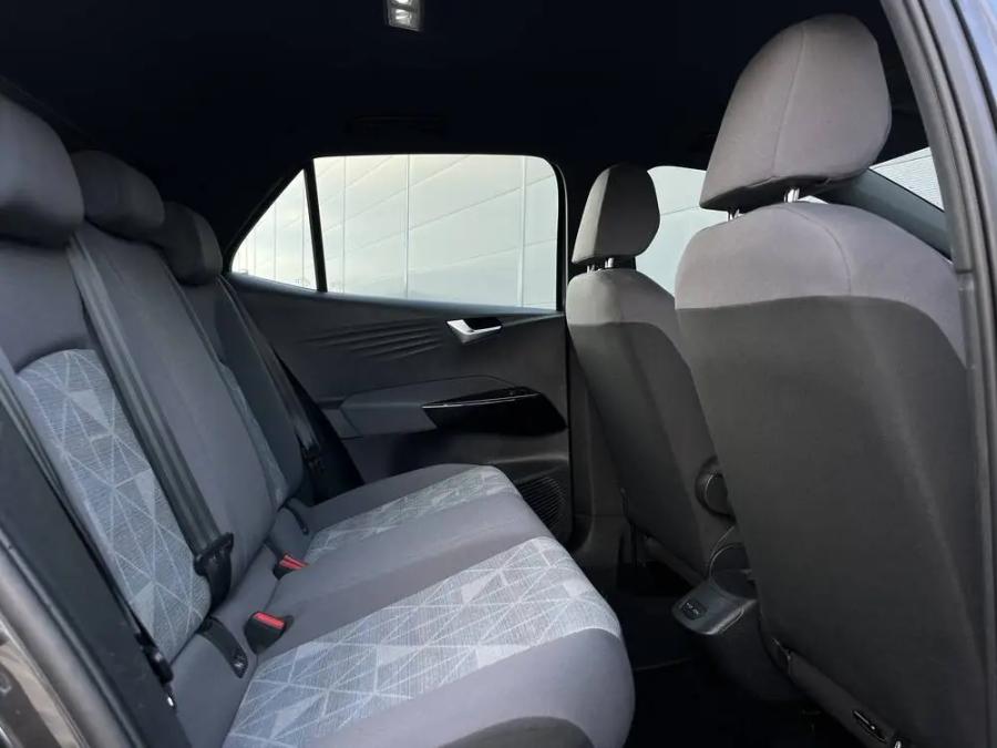 Pelēks Volkswagen ID.3 2020 Rīga, ar dzinēja tilpumu 0.00 L un nobraukumu 100 tūkst. km par 18990 €, foto 6 vietnē AUTOMOTO.COM.LV
