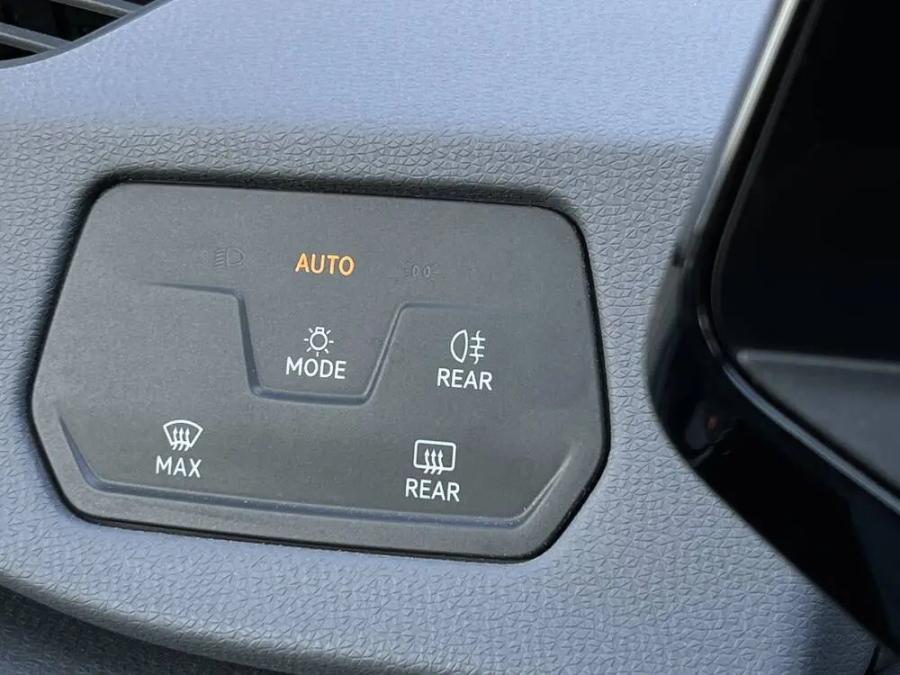 Pelēks Volkswagen ID.3 2020 Rīga, ar dzinēja tilpumu 0.00 L un nobraukumu 100 tūkst. km par 18990 €, foto 14 vietnē AUTOMOTO.COM.LV