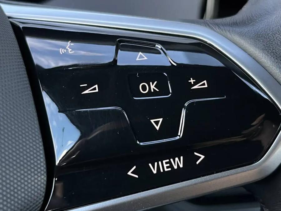 Pelēks Volkswagen ID.3 2020 Rīga, ar dzinēja tilpumu 0.00 L un nobraukumu 100 tūkst. km par 18990 €, foto 16 vietnē AUTOMOTO.COM.LV