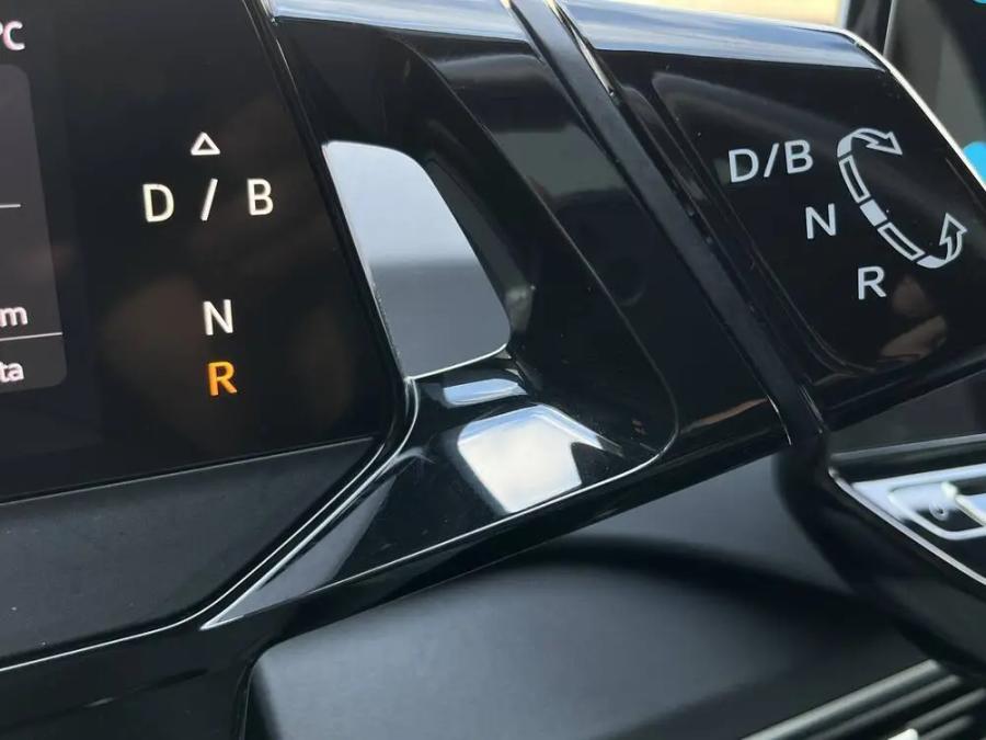 Pelēks Volkswagen ID.3 2020 Rīga, ar dzinēja tilpumu 0.00 L un nobraukumu 100 tūkst. km par 18990 €, foto 21 vietnē AUTOMOTO.COM.LV
