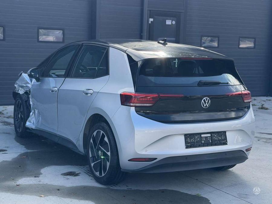 Pelēks Volkswagen ID.3 2020 Kauņa, ar dzinēja tilpumu 0.00 L un nobraukumu 16 tūkst. km par 11650 €, foto 3 vietnē AUTOMOTO.COM.LV