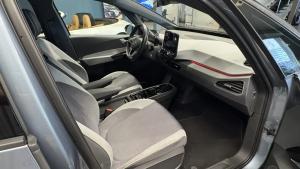 Pelēks Volkswagen ID.3 2020 Mārupe, ar dzinēja tilpumu 0.00 L un nobraukumu 54 tūkst. km par 22490 €, foto 5 vietnē AUTOMOTO.COM.LV