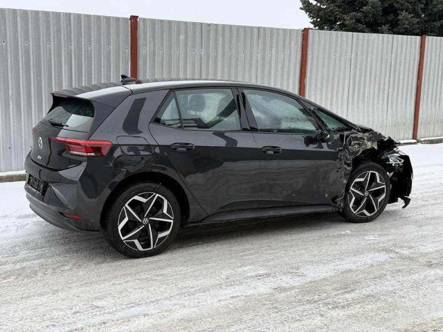Pelēks Volkswagen ID.3 2021 Vilkaviškis, ar dzinēja tilpumu 0.00 L un nobraukumu 32 tūkst. km par 8800 €, foto 7 vietnē AUTOMOTO.COM.LV