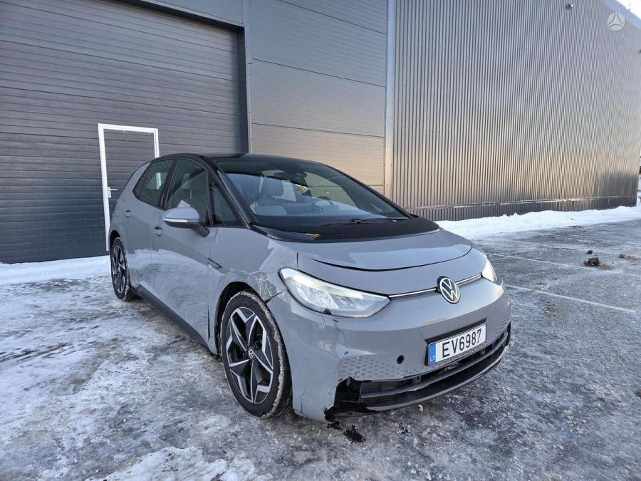 Pelēks Volkswagen ID.3 2021 Kauņa, ar dzinēja tilpumu 0.00 L un nobraukumu 90 tūkst. km par 8900 €, foto 1 vietnē AUTOMOTO.COM.LV