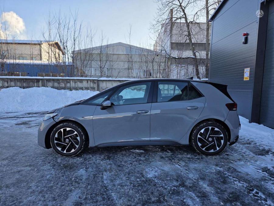Pelēks Volkswagen ID.3 2021 Kauņa, ar dzinēja tilpumu 0.00 L un nobraukumu 90 tūkst. km par 8900 €, foto 4 vietnē AUTOMOTO.COM.LV