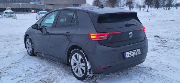 Grey Volkswagen ID.3 2021 in Kaunas, with an engine capacity of 0.00 L and mileage of 118 thousand km for 15800 €, photo 4 on AUTOMOTO.COM.LV