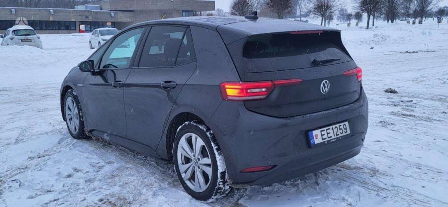 Grey Volkswagen ID.3 2021 in Kaunas, with an engine capacity of 0.00 L and mileage of 118 thousand km for 15800 €, photo 4 on AUTOMOTO.COM.LV