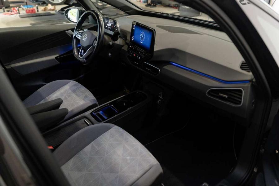 Grey Volkswagen ID.3 2021 in Vilnius, with an engine capacity of 0.00 L and mileage of 60 thousand km for 15900 €, photo 17 on AUTOMOTO.COM.LV