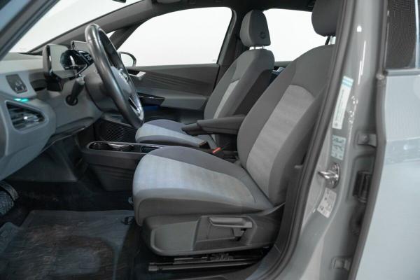 Grey Volkswagen ID.3 2021 in Vilnius, with an engine capacity of 0.00 L and mileage of 105 thousand km for 15900 €, photo 7 on AUTOMOTO.COM.LV