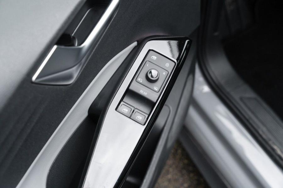 Pelēks Volkswagen ID.3 2021 Rīga, ar dzinēja tilpumu 0.00 L un nobraukumu 64 tūkst. km par 24900 €, foto 12 vietnē AUTOMOTO.COM.LV