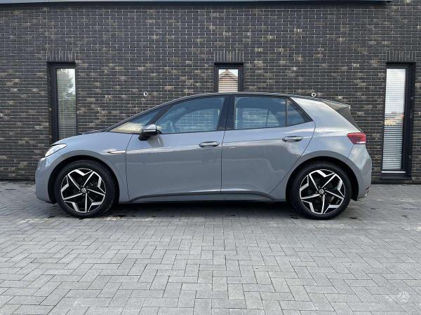 Grey Volkswagen ID.3 2021 in Klaipeda, with an engine capacity of 0.00 L and mileage of 34 thousand km for 16900 €, photo 5 on AUTOMOTO.COM.LV