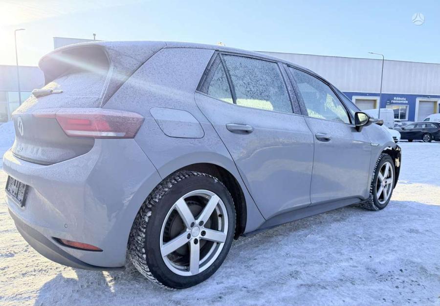 Pelēks Volkswagen ID.3 2022 Šauļi, ar dzinēja tilpumu 0.00 L un nobraukumu 21 tūkst. km par 13400 €, foto 3 vietnē AUTOMOTO.COM.LV