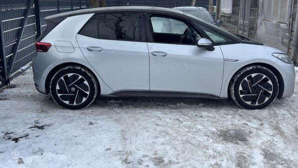 Pelēks Volkswagen ID.3 2022 Jonava, ar dzinēja tilpumu 0.00 L un nobraukumu 28 tūkst. km par 15800 €, foto 4 vietnē AUTOMOTO.COM.LV