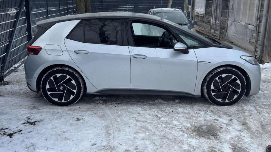 Pelēks Volkswagen ID.3 2022 Jonava, ar dzinēja tilpumu 0.00 L un nobraukumu 28 tūkst. km par 15800 €, foto 12 vietnē AUTOMOTO.COM.LV