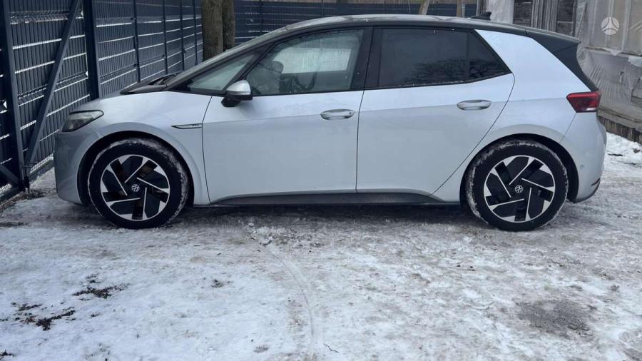 Pelēks Volkswagen ID.3 2022 Jonava, ar dzinēja tilpumu 0.00 L un nobraukumu 28 tūkst. km par 15800 €, foto 16 vietnē AUTOMOTO.COM.LV