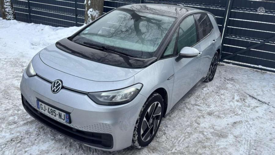 Pelēks Volkswagen ID.3 2022 Jonava, ar dzinēja tilpumu 0.00 L un nobraukumu 28 tūkst. km par 15500 €, foto 1 vietnē AUTOMOTO.COM.LV