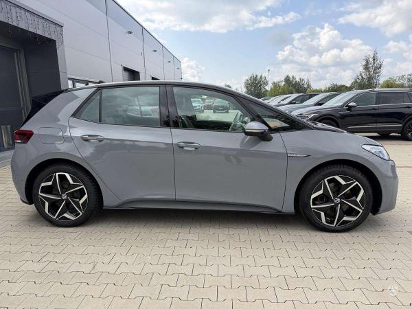 Grey Volkswagen ID.3 2022 in Siauliai, with an engine capacity of 0.00 L and mileage of 103 thousand km for 22978 €, photo 3 on AUTOMOTO.COM.LV