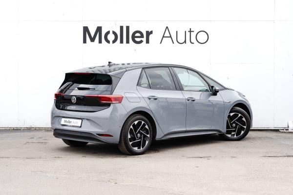 Pelēks Volkswagen ID.3 2023 Rīga, ar dzinēja tilpumu 0.00 L un nobraukumu 22 tūkst. km par 26800 €, foto 4 vietnē AUTOMOTO.COM.LV