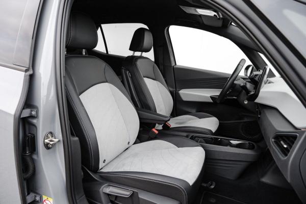 Pelēks Volkswagen ID.3 2023 Rīga, ar dzinēja tilpumu 0.00 L un nobraukumu 22 tūkst. km par 26800 €, foto 6 vietnē AUTOMOTO.COM.LV