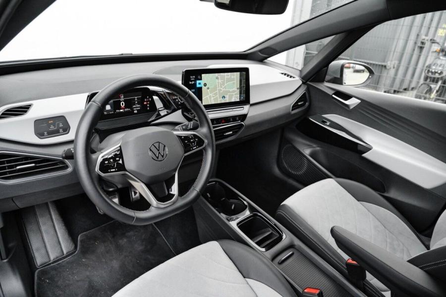 Grey Volkswagen ID.3 2023 in Riga, with an engine capacity of 0.00 L and mileage of 22 thousand km for 26800 €, photo 24 on AUTOMOTO.COM.LV