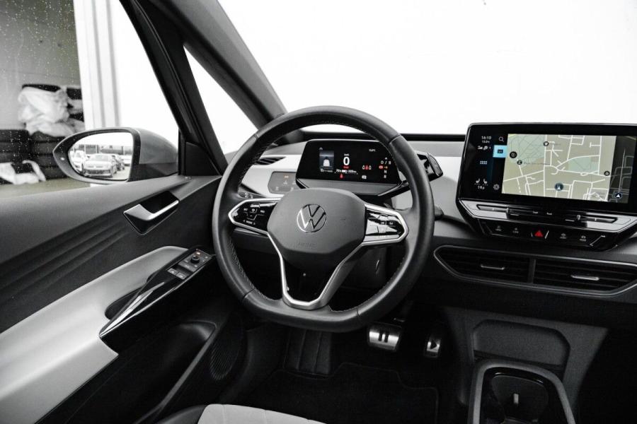 Grey Volkswagen ID.3 2023 in Riga, with an engine capacity of 0.00 L and mileage of 22 thousand km for 26800 €, photo 26 on AUTOMOTO.COM.LV