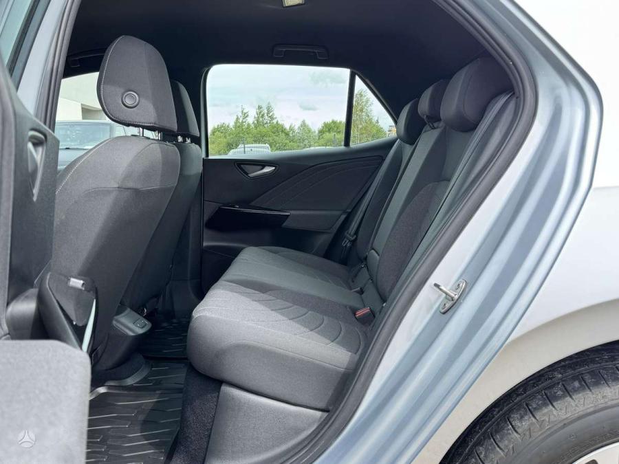 Grey Volkswagen ID.3 2023 in Siauliai, with an engine capacity of 0.00 L and mileage of 9 thousand km for 19999 €, photo 15 on AUTOMOTO.COM.LV